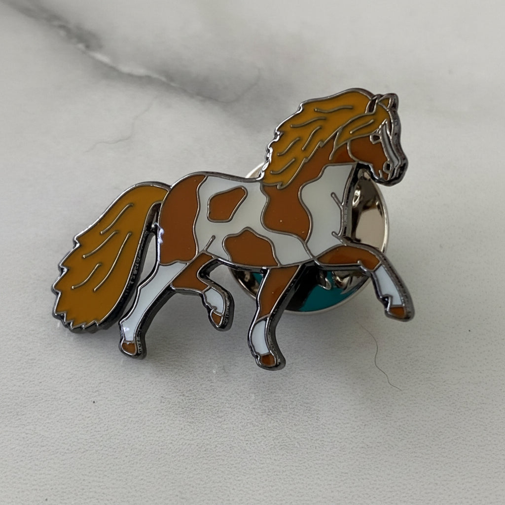 Skewbald Pony Lapel Pin – Exclusively Equine